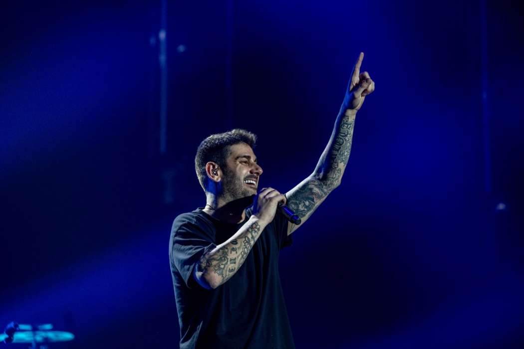 Melendi y sus clásicos ponen la guinda musical a una primera noche ...