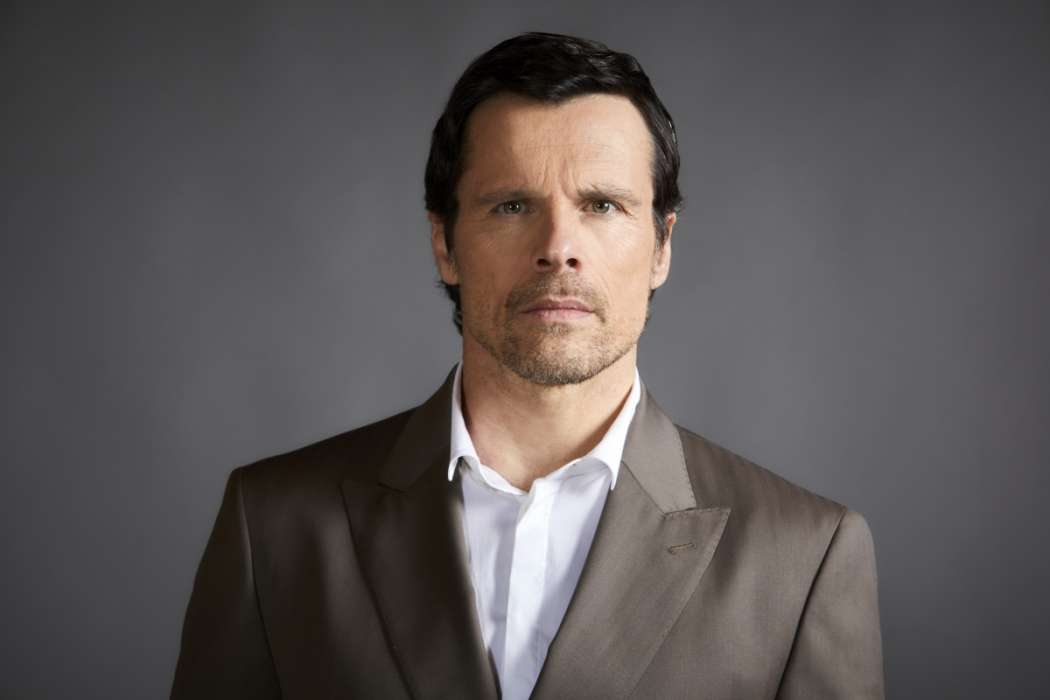 Octavi Pujades revive al Capitán Hastings de Agatha Christie en Audible ...