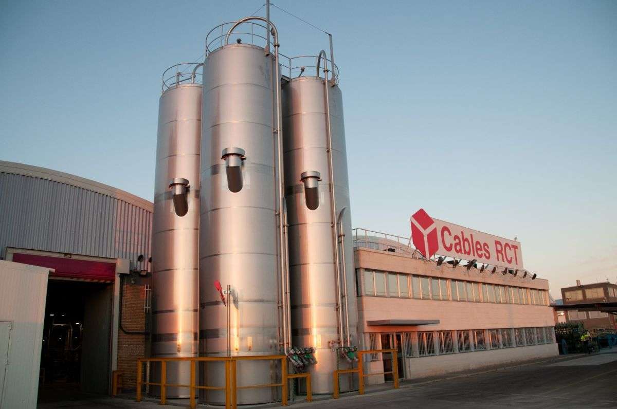 Nexans continúa ampliando su portafolio en electrificación con la ...