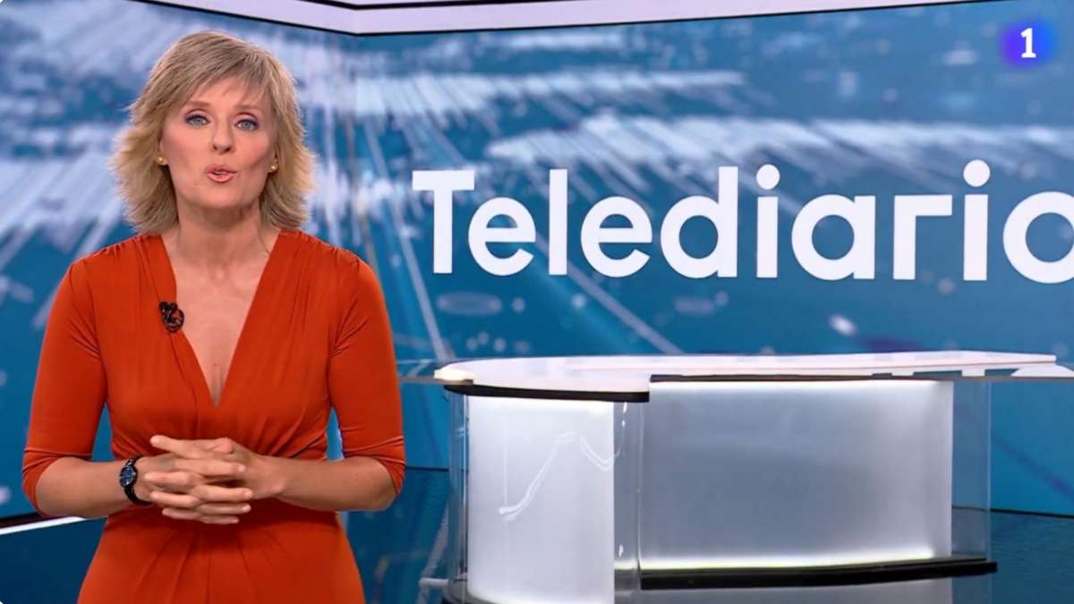 Así es Marta Carazo, la nueva secretaria de la Reina: su marido e hijos ...