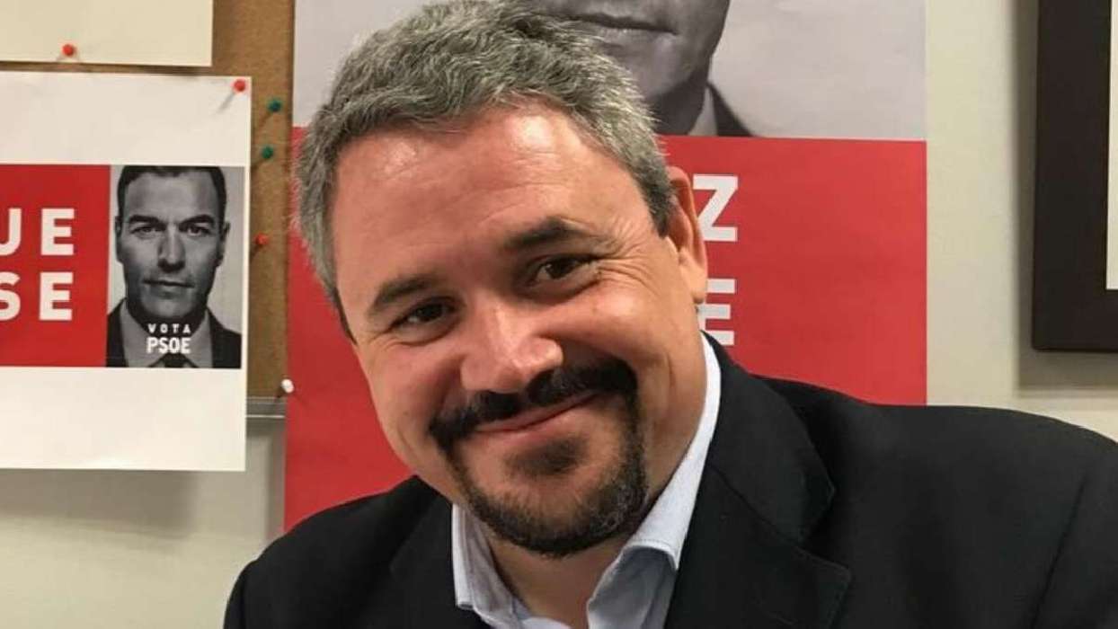 Así es Antonio Hernández, cesado por el caso Salazar: sus dos hijas, su ...