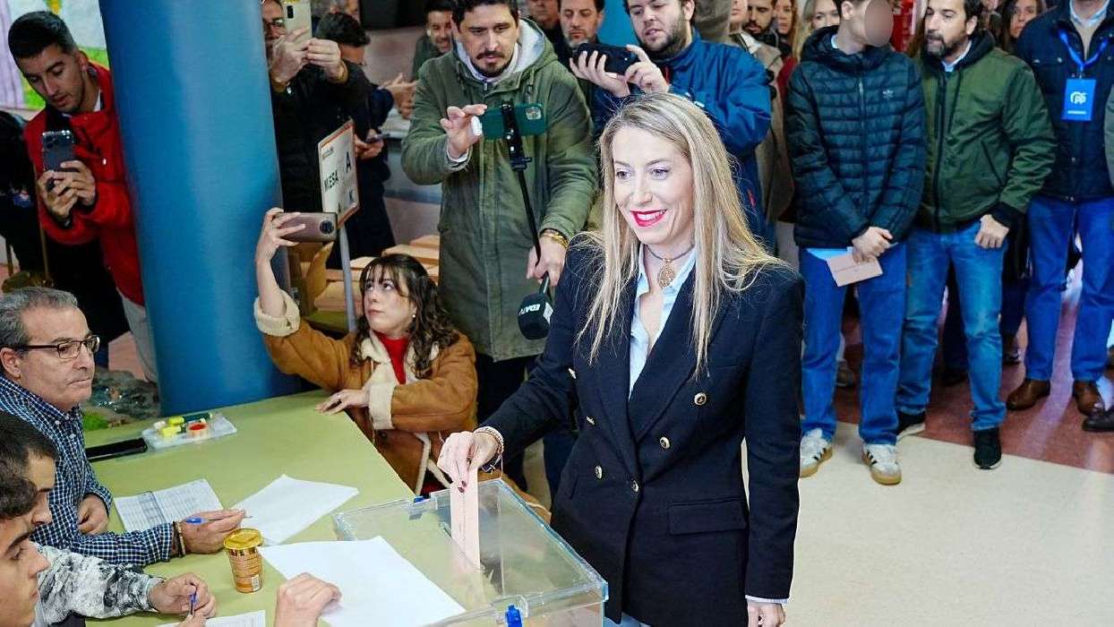 Victoria agridulce de María Guardiola: arrasa al PSOE con el 43% del ...