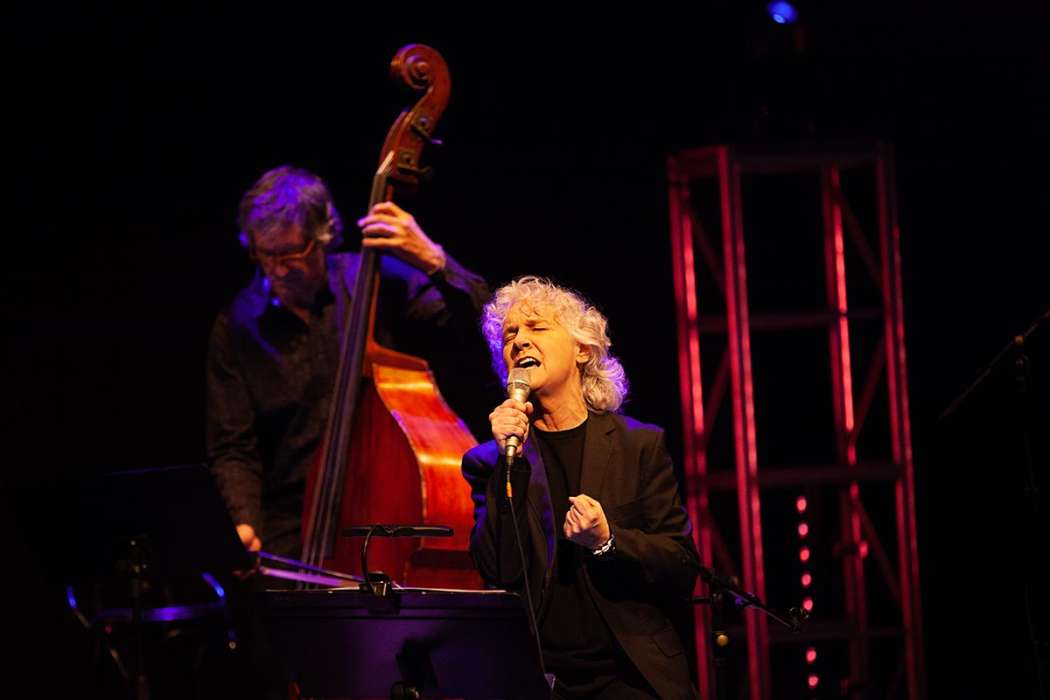 Mayte Martín repasa los ‘Tatuajes’ de la canción sentimental hispana ...