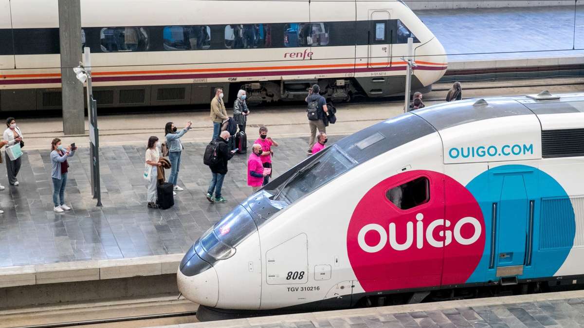 La investigación de Adif señala a un tren de Ouigo como origen del último gran problema ...
